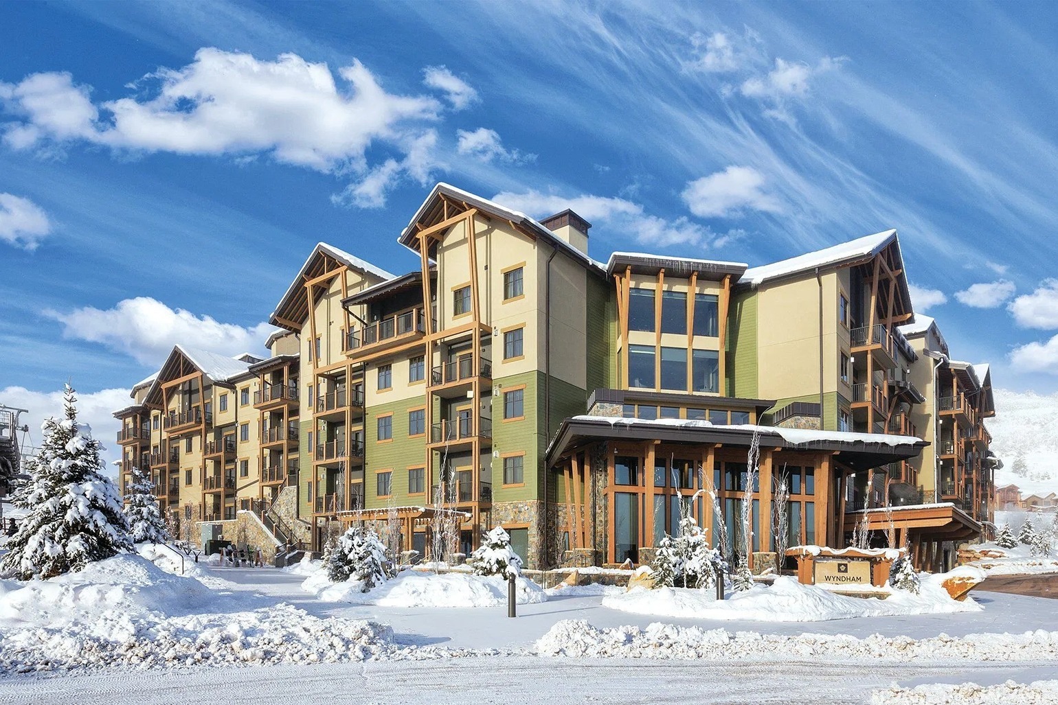 Pros and Cons of Wyndham Timeshare: Your Complete Guide | Timeshares Only